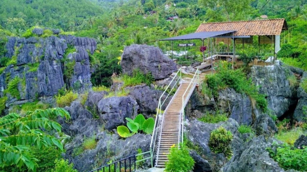 5 Destinasi Wisata di Trenggalek Selain Pantai yang Wajib Dikunjungi ...